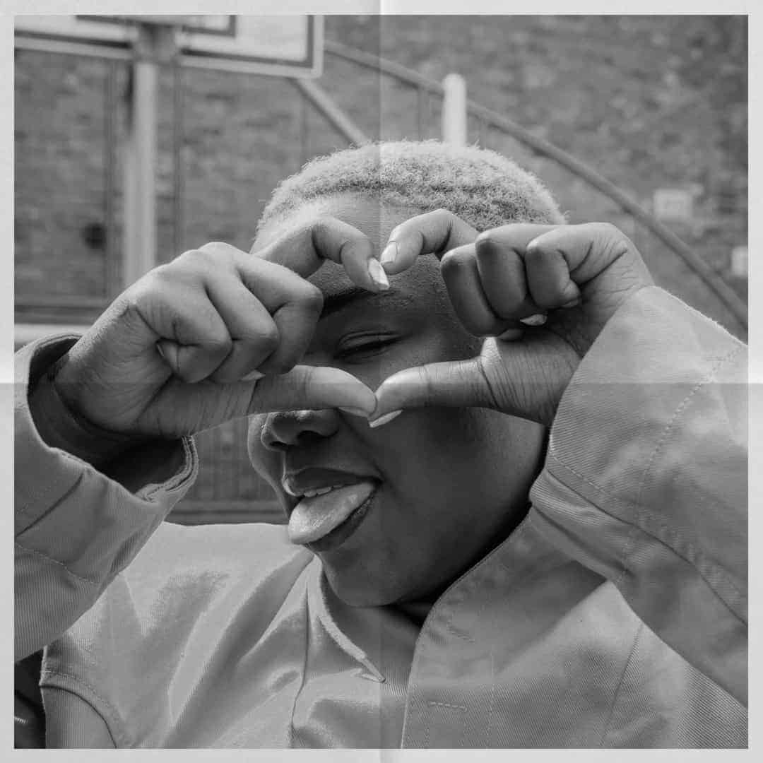 Hamzaa live bei TV Noir, dem Wohnzimmer der Songwriter